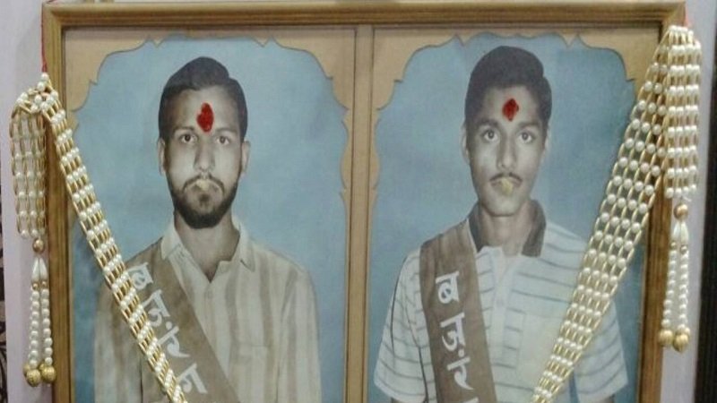 रामलला के लिए कोठारी भाइयों ने गुंबद पर भगवा लहराया, मुलायम के कारण बलिदान