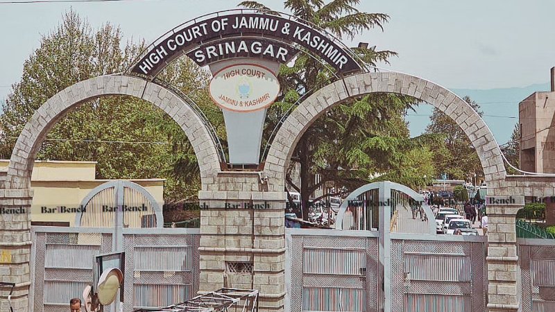 'आतंकवादी के नमाज-ए-जनाजा में शामिल होना देशविरोधी गतिविधि नहीं': J&K ...