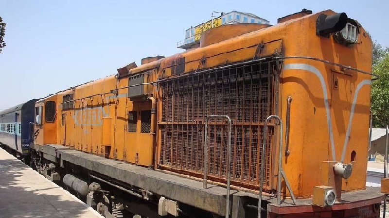 500 टन वजनी पुल के बाद अब बिहार में चोरों ने रेल के इंजन को चुराया ...