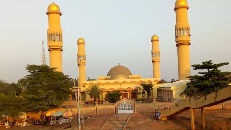 जुमे की नमाज पढ़ रहे थे लोग, ढह गई मस्जिद, 7 की मौत: नाइजीरिया में कई घायल